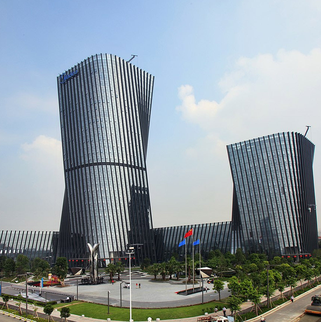 Midea: A Global Leader in Home Appliances – Midea Pakistan | Official ...